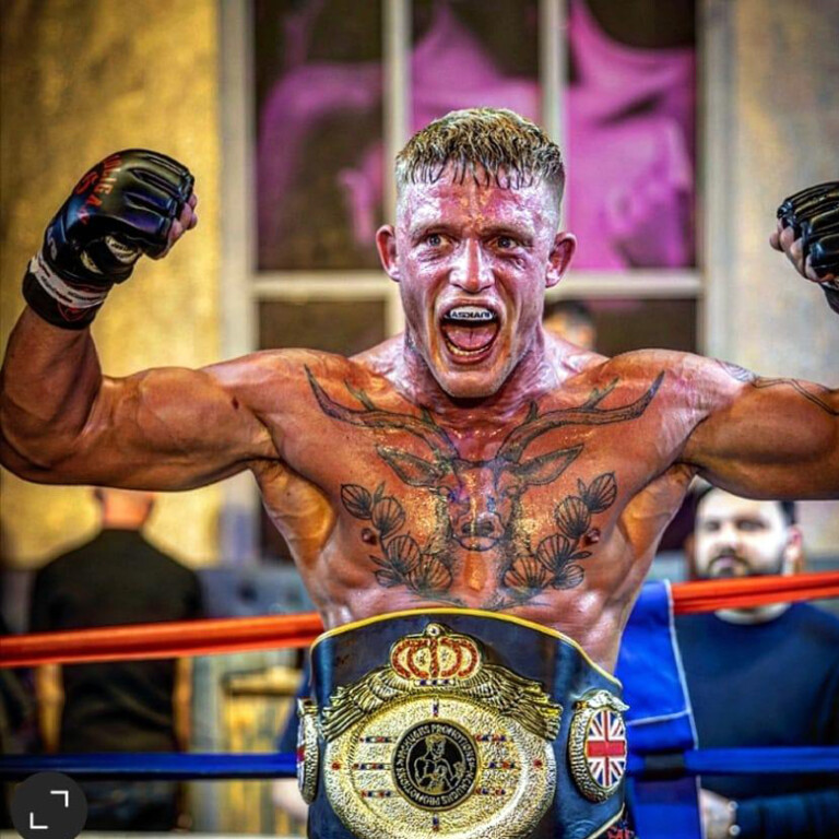 Luke Dyson - 4oz Gloves British Boxing Champion - Boxer/Fighter